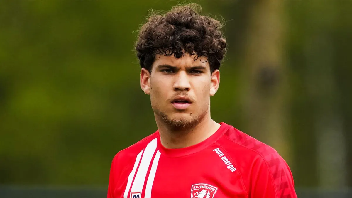 Binationalité : Julien Mesbahi, le capitaine des U20 des Pays-Bas ...